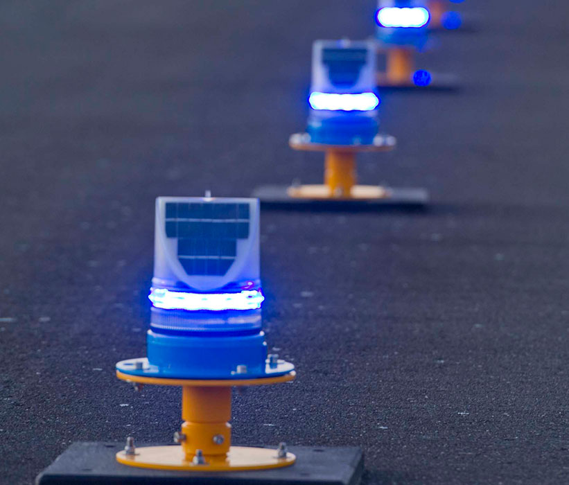 Solar Aviation and Taxiway Light AV-70